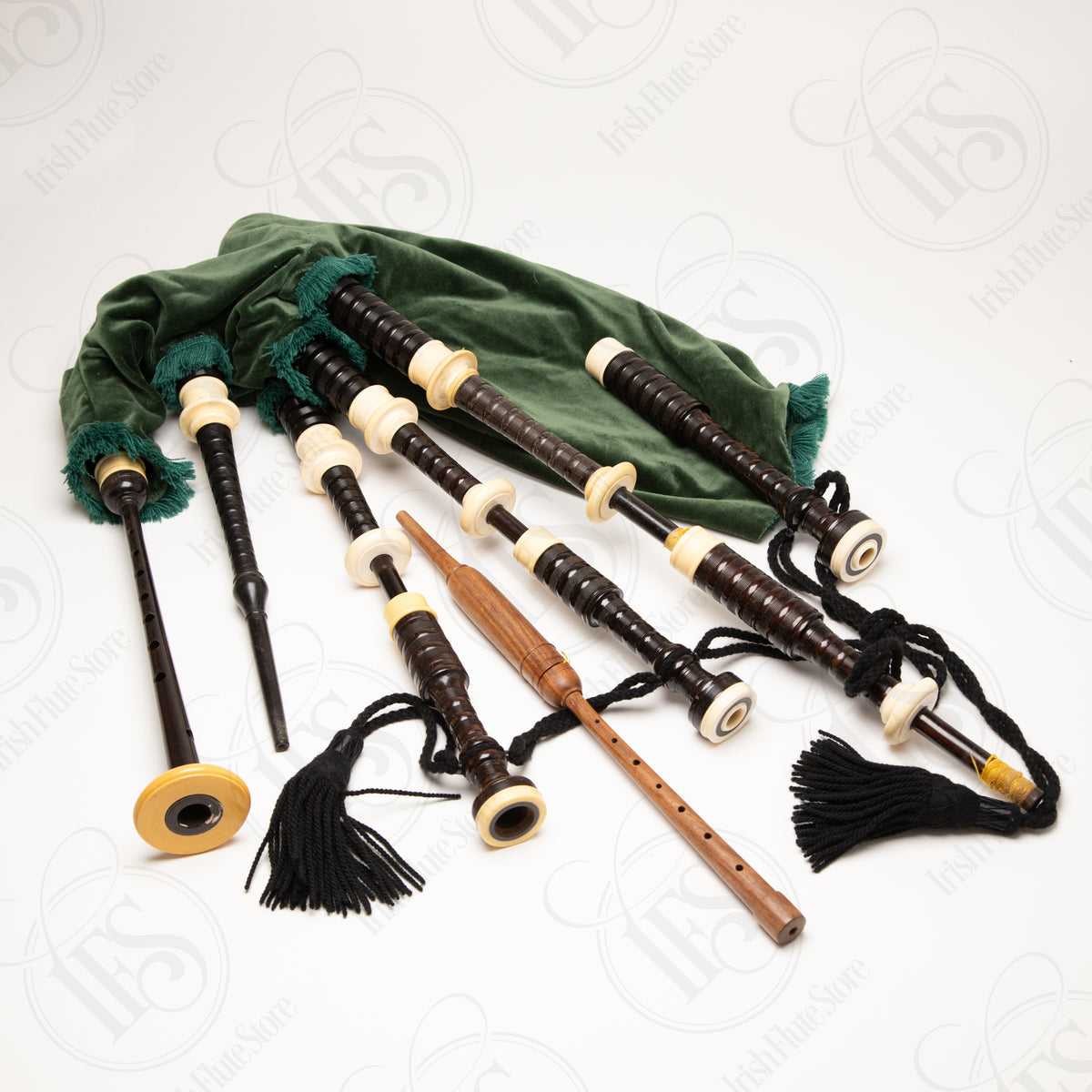 Hardie GHB Bagpipes with Grainger Practice Chanter – Irish Flute Store